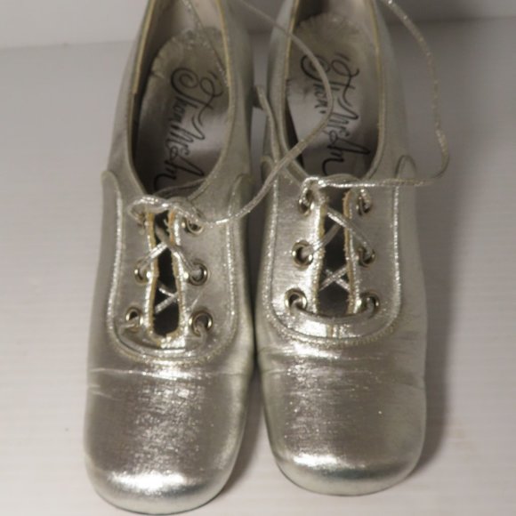 Thom McAn | Shoes | Vintage Thom Mcan Silver Heel Lace Metallic Dress ...